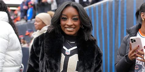 Simone Biles Pairs Her Nfl Jersey With Fur And Diamonds To Support Husband Jonathan Owens