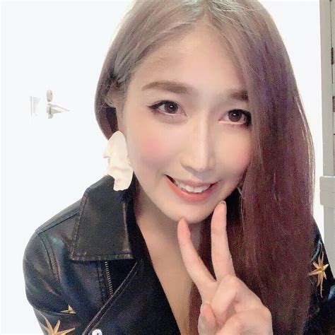 av 배우 은퇴 이후 더욱 성공한 작가 유머 게시판