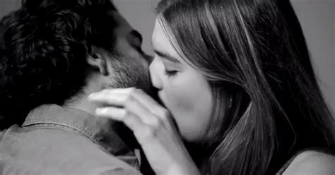 First Kiss Youtube Video Watch Amazing Moment 20 Strangers