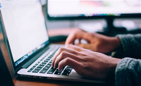 top 7 reasons why regular content updates are critical to your website
