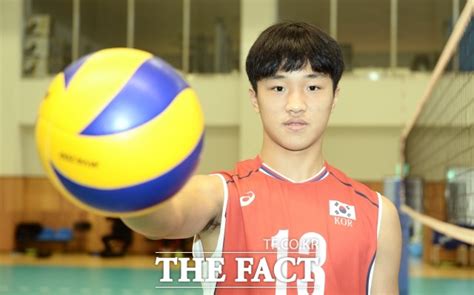 Tf인터뷰 최연소 배구 국대 임동혁 롤 모델은 문성민 선배 스포츠종합 기사 더팩트