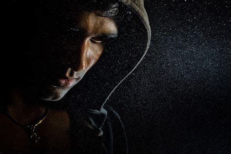 Картинки по запросу парень в капюшоне Портреты мужчин Мужской портрет Капюшоны