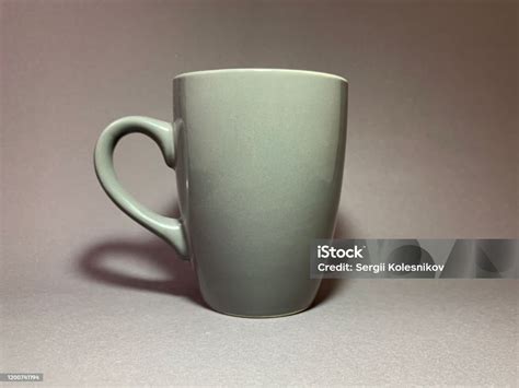 회색 배경에 도자기 또는 세라믹 컵 차 나 커피 손잡이가있는 큰 머그잔 0명에 대한 스톡 사진 및 기타 이미지 0명 그릇 깨끗한 Istock