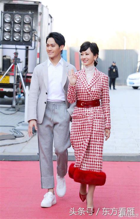 趙雅芝與兒子上央視牽手像情侶，老公也是個膩歪人 每日頭條