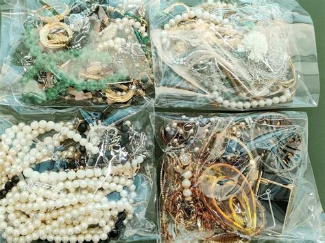 【傷や汚れあり】089 遺品整理品 アクセサリー ネックレス ブローチ など 無選別まとめの落札情報詳細 ヤフオク落札価格検索 オークフリー