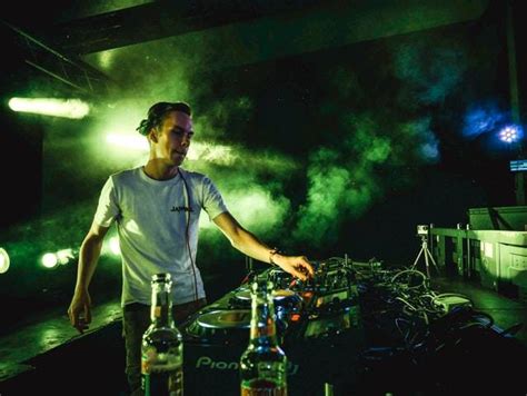 How To Remix A Song The Ultimate Beginner S Guide