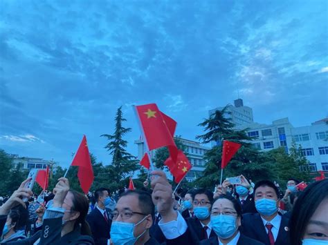 平凉市崆峒区人民检察院全体干警参加全区迎国庆升国旗仪式 崆峒区人民检察院