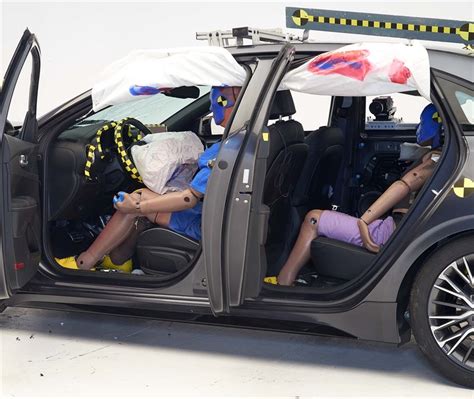 Iihs 기아 K3등 준중형 세단 5종 충돌 테스트뒷좌석 승객 안전 치명적 다나와 자동차