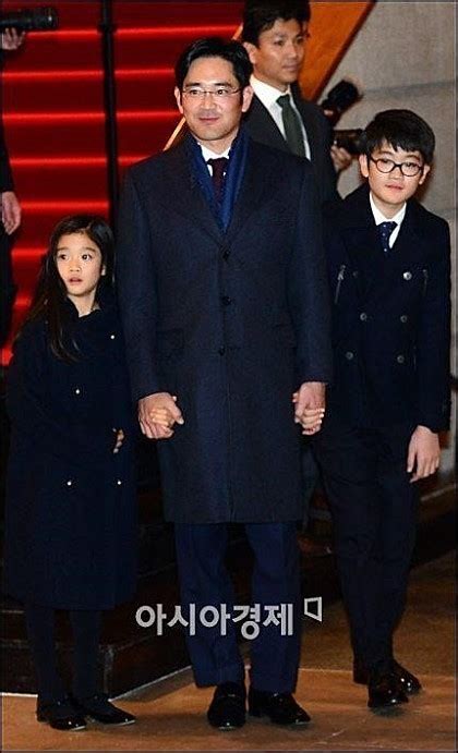 Cháu gái gia tộc Samsung lộ diện đã lập tức gây bão MXH với diện mạo thanh thuần nhưng chiếm