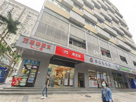 【6图】华强北地铁口街铺）沃尔玛旁双门面，3大商圈，双门面深圳福田华强北中泰燕南名庭燕南商铺路商铺租售生意转让出售 深圳58同城