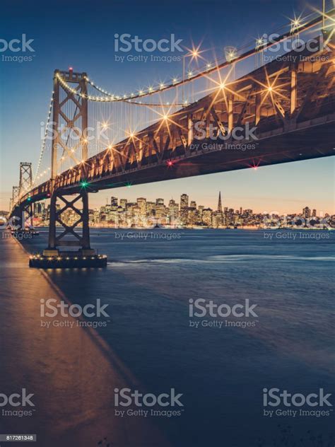 베이 브릿지와 산 Francsico 도시 스카이라인의 Yerba 부에나 섬에서 보기 샌프란시스코 캘리포니아에 대한 스톡 사진 및 기타 이미지 샌프란시스코 캘리포니아