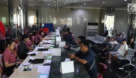 FOTO Pesawat Jatuh Penjualan Tiket Lion Air Tetap Normal Foto