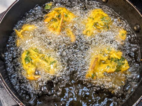 Palak Pakoda Recipe Spinach Pakora Vegecravings