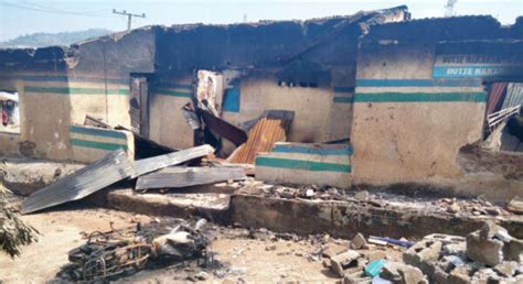 Endsars How Hoodlums Killed Security Operatives Burnt Police