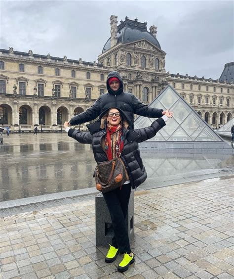 თიკა ფაცაცია პარიზში ტელეწამყვანი შოკისმომგვრელ ფოტოებს გვიზიარებს ახალი ამბების სააგენტო