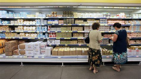 Все повече британци се насочват към намалени храни с изтичащ срок на