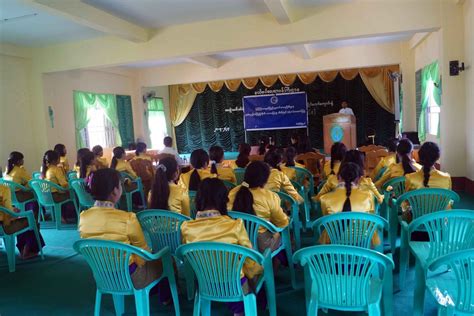 ဆီဆိုင်မြို့နယ်ရှိ အမျိုးသမီးအိမ်တွင်းမှု သက်မွေးလုပ်ငန်းပညာသင်တန်းကျောင်း၌ စာဖတ်ရှိန်မြှင့်တင