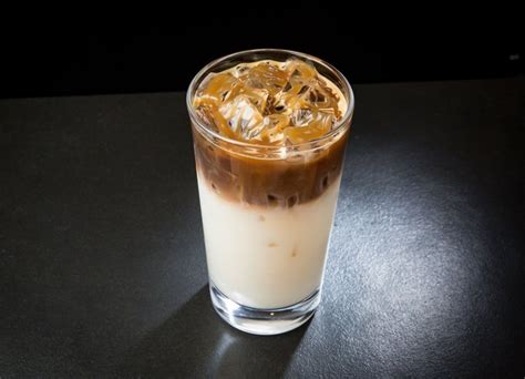 The 15 Best Iced Drinks At Starbucks Purewow