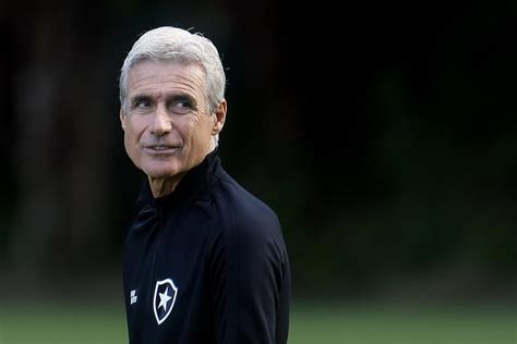Escalação Do Botafogo Time Dúvidas E Desfalques Contra O Magallanes Chi