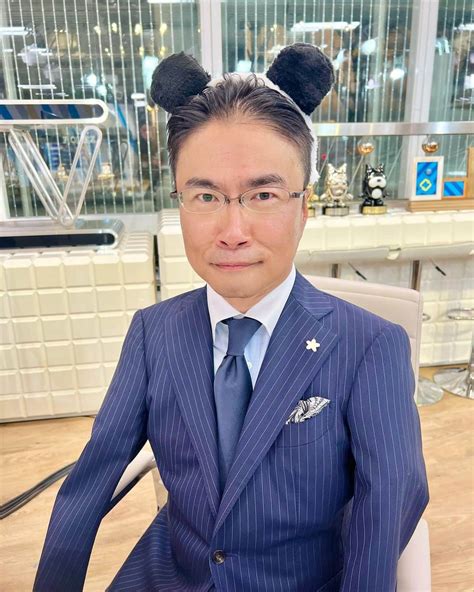 乙武洋匡さんのインスタグラム写真 乙武洋匡instagram「報道番組 のはずなのに、なぜか パンダ の耳をつけられた🐼 でも