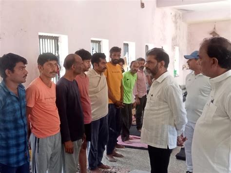 Met The Prisoners And Inquired About Their Problems कारागृह विजिट