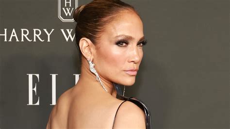 Jennifer Lopez Flashes Underboob As She Poses In Very Unusual Red