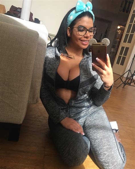 I M A Mistress Looking For Sissy Submissive Slave To Dominate Kik