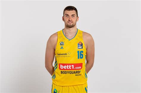Basketball Medi Bayreuth Leiht Sich Center Kresimir Nikic Von Alba Berlin
