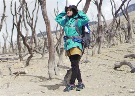 Ide Outfit Naik Gunung Wanita Hijab Dan 3 Tips Memilihnya