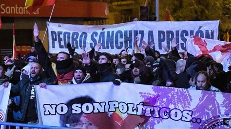Cinco Detenidos Durante Las Protestas En Ferraz Son Puestos En Libertad