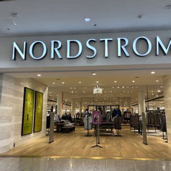 Nordstrom Michigan Avenue Updated March 2025 310 Photos And 612 Reviews 55 E Grand Ave
