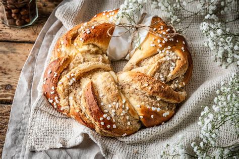 Fluffiger Hefezopf mit Nussfüllung Klara Ida