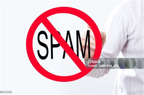 사업가 손 투명 지우기 보드에 빨간색 표시와 함께 스팸 금지 기호 개념을 쓰기 0명에 대한 스톡 사진 및 기타 이미지 0명