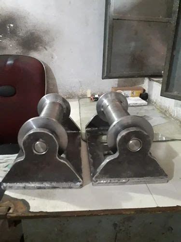 Iron Railway Tracks Roller Guide Rail At Piece In New Delhi ID