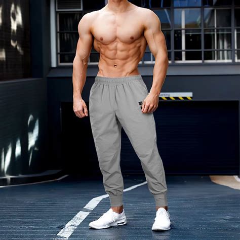 Exposition Schreibmaschine Strafe bodybuilder jogginghose Abhängig