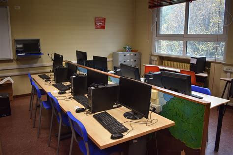 Scuola Primaria Via De Nicola 40 Ex San Paolino Istituto