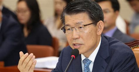 은성수 금융위원장 청문회서 조국 사모펀드 충돌