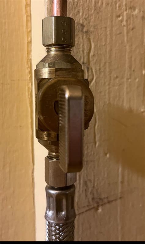 Does This Isolation Valve Turn Clockwise Or Counterclockwise R Plumbing