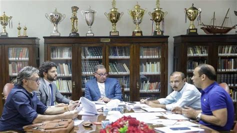 الخطيب يجتمع مع لجنة التخطيط لتوفير احتياجات قطاع الكرة للمو مصراوى