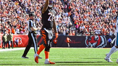 Joe Mixon Skips And High Steps His Way To 35 Yard Gain Via Screen Pass