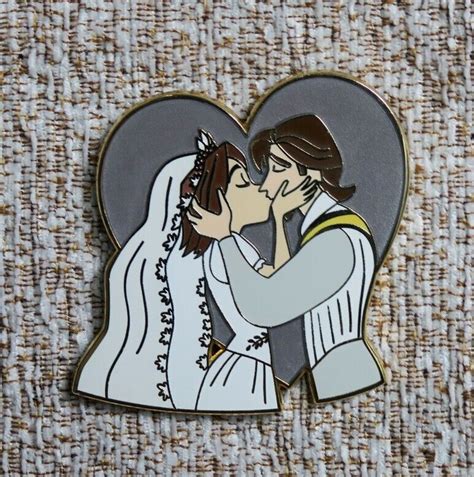 Tangled Kiss Wallpaper