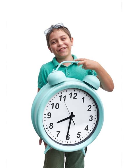 Scholen Beginnen Te Vroeg Kleine Jongen Met Grote Wekker Stock