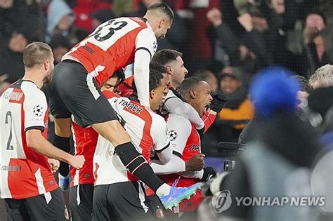 황인범 6만8950m 개처럼 뛰었다 챔스 16강 Po 보인다페예노르트 스파르타 4 2 제압 18위 상승 Ucl 리뷰