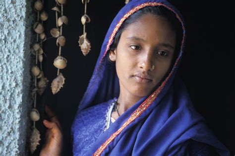 Year Old Indian Woman With Sari New License Image Lookphotos