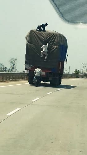 인도서 벌어진 현실판 미션 임파서블 숏폼 전자신문