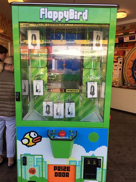 This Flappy Bird Arcade I Ve Spotted At The Amusement Park R