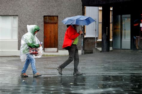 Gul Viðvörun Tekur Gildi