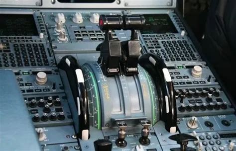 【走进客机驾驶舱】波音空客大不同！ 知乎