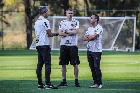Atlético Realiza Penúltimo Treino Antes Da Viagem Ao Rio Clube