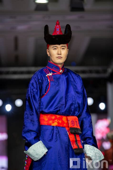 ФОТО “Гоёл“ наадмын дээлийн загваруудаас